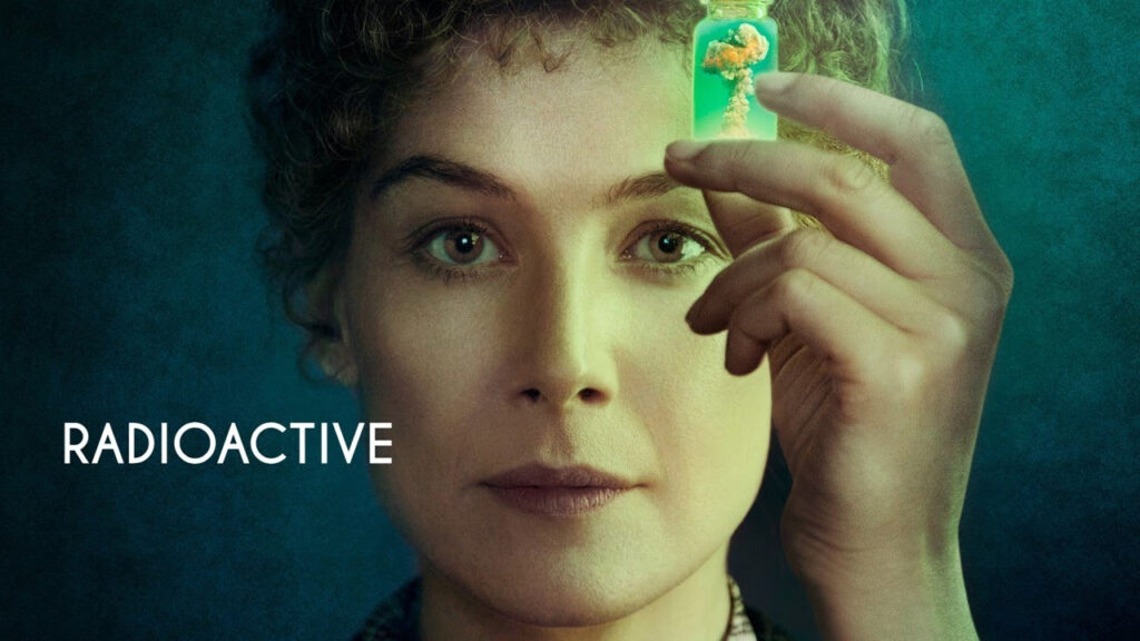 Radioactive, recensione del film con Rosamund Pike | MovieTele.it