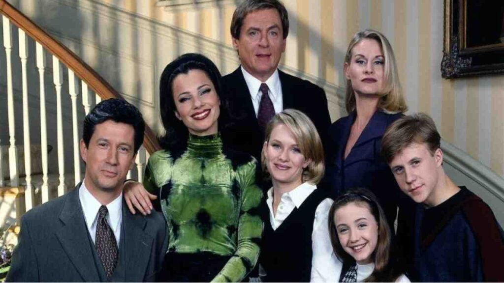 Ricordi la serie comica La tata? Oggi gli attori sono diventati ...